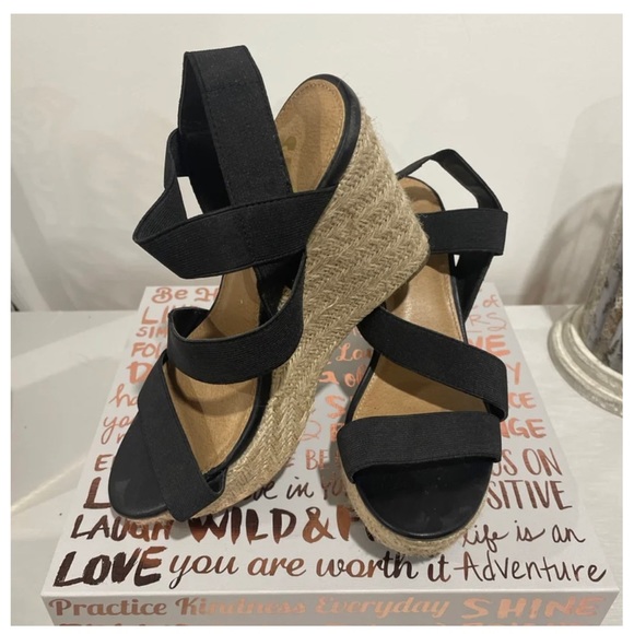 Report | Shoes | Report Elaine Wedge Platform Sandal | Poshmark
